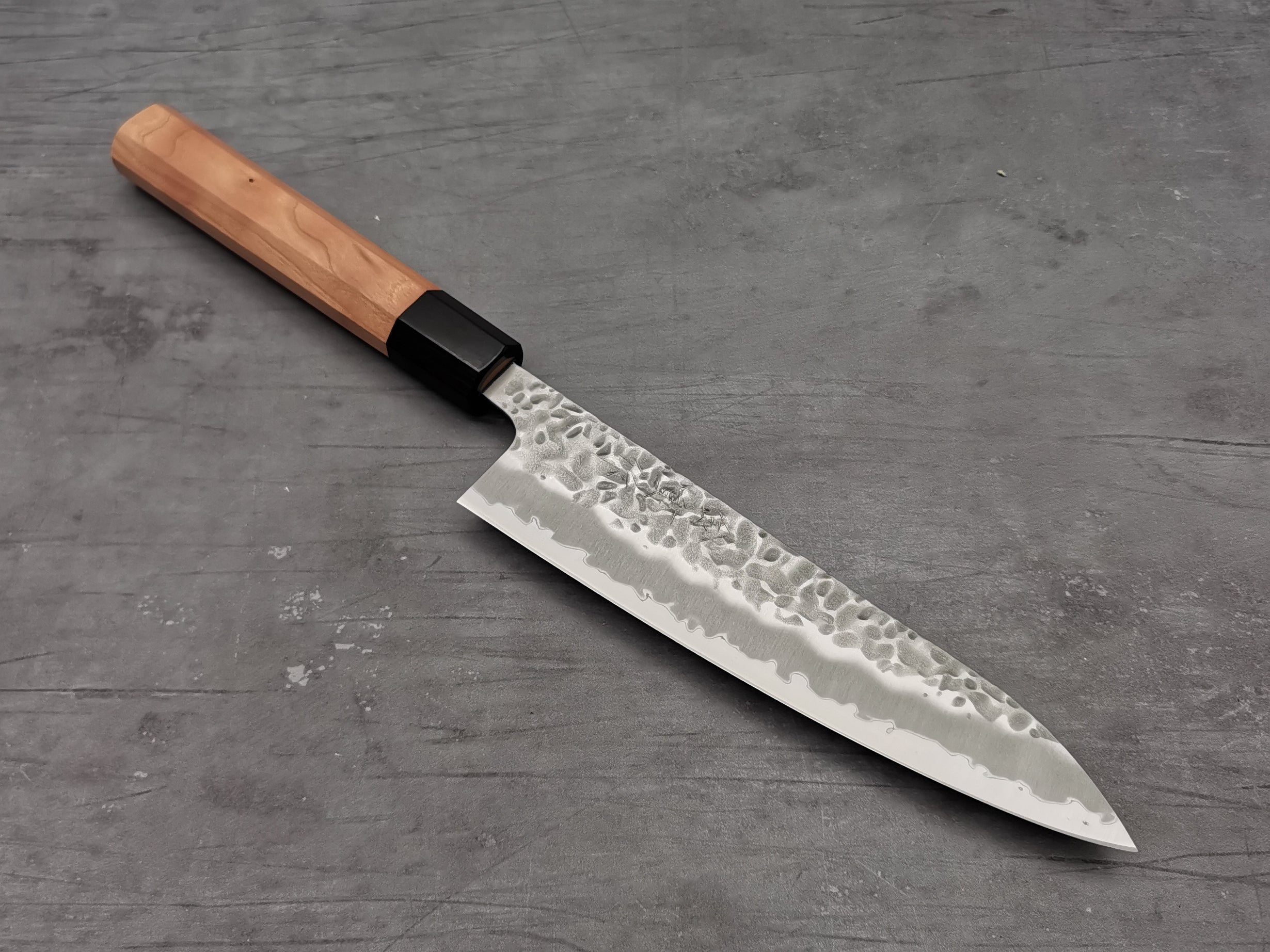 Kaneshige Hamono White #1 Tsuchime Gyuto 180mm – Cutting Edge Knives