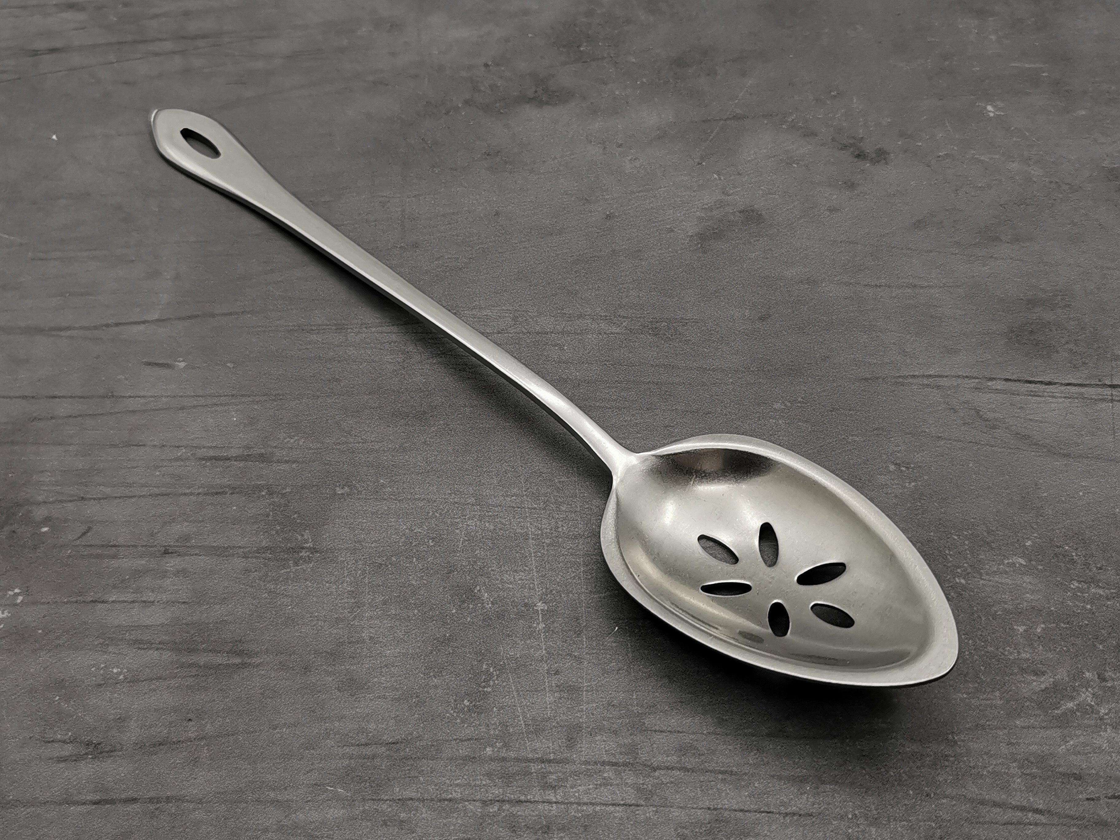Gestura 00 Slotted Silver Spoon – Cutting Edge Knives