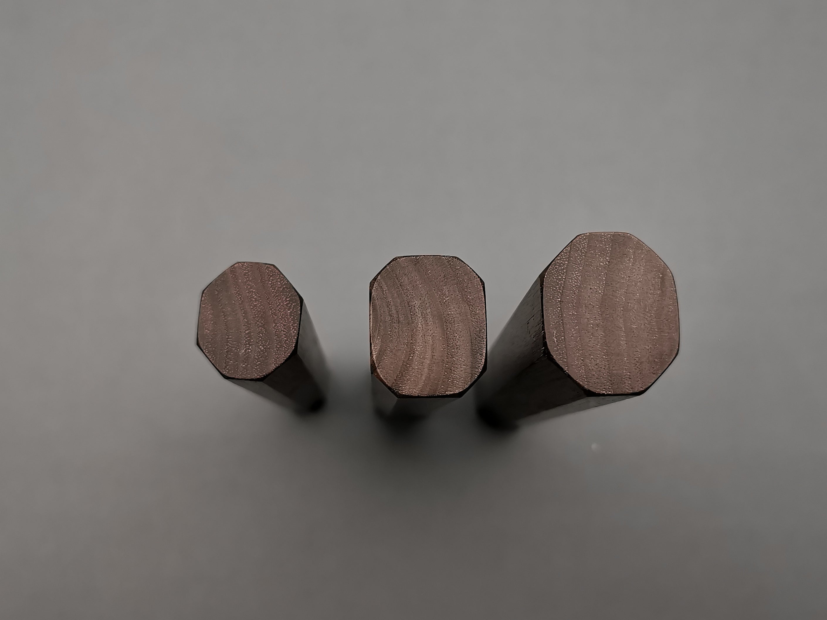 Octagonal Walnut handle – Cutting Edge Knives